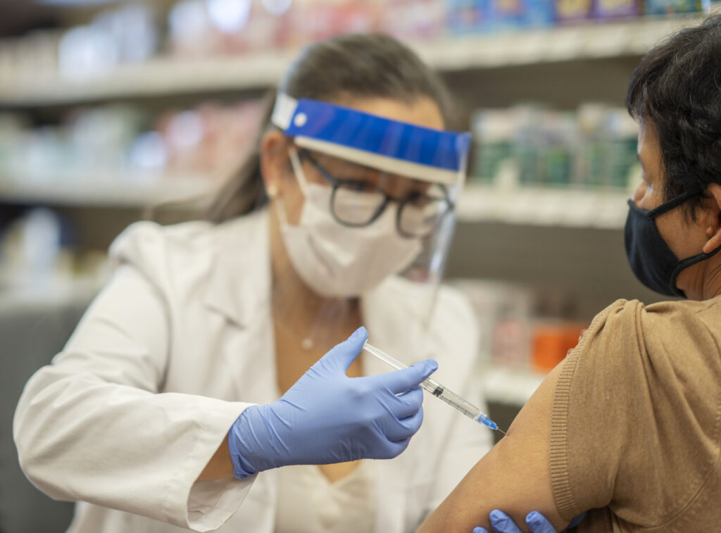 Pharmacy COVID vax hits a high - Medical Forum